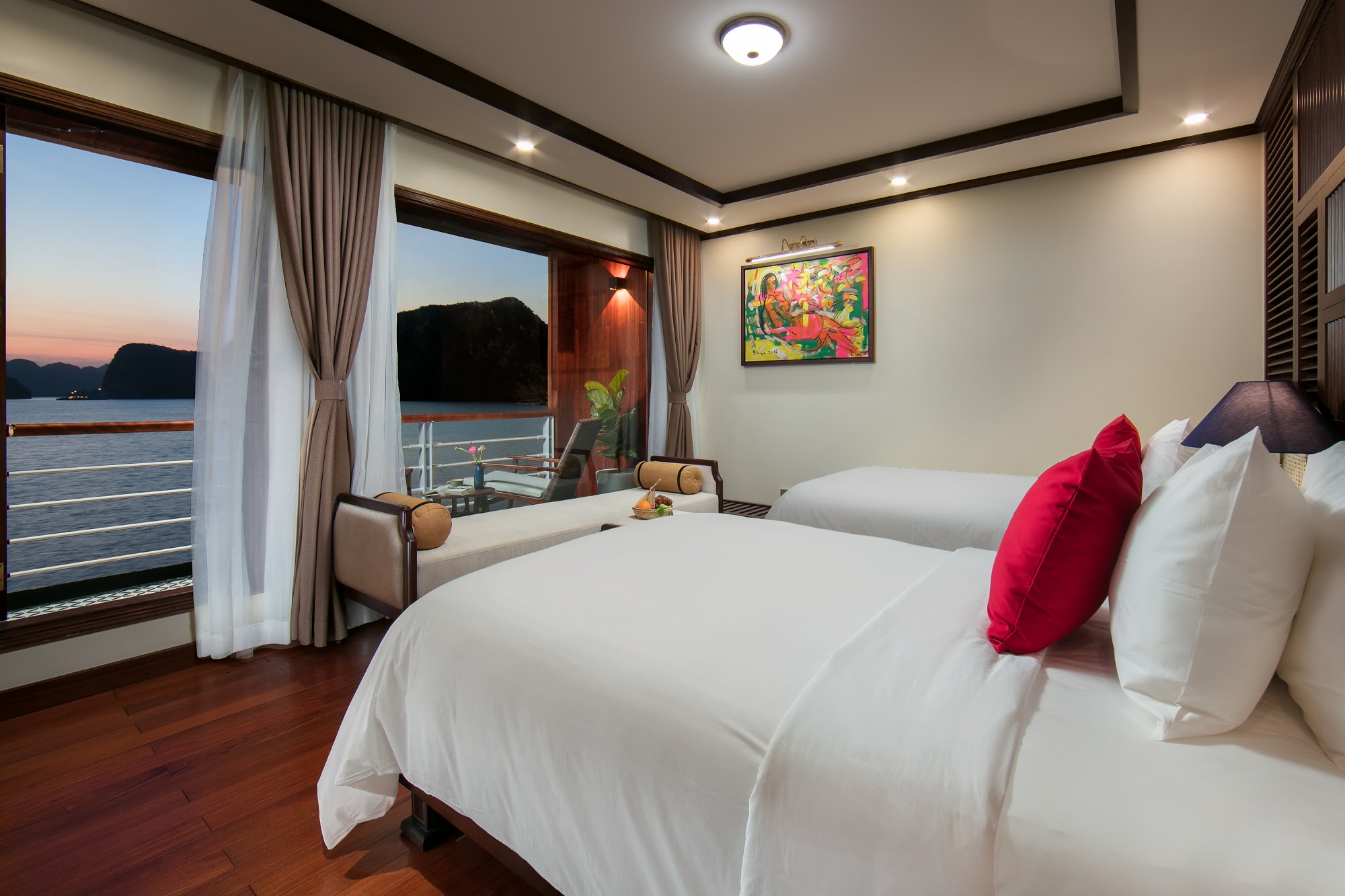 Royal Suites - Emperor Cruises Legacy Halong